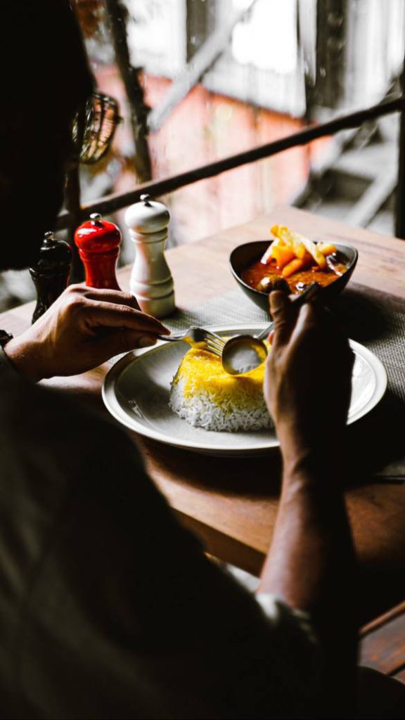 رستوران ایرانی نیکی لانژ در استانبول Niki lounge - ترکیه همراه