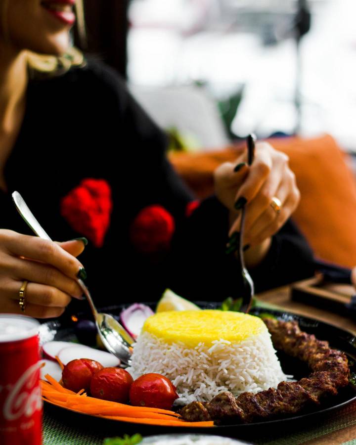 رستوران ایرانی نیکی لانژ در استانبول Niki lounge - ترکیه همراه